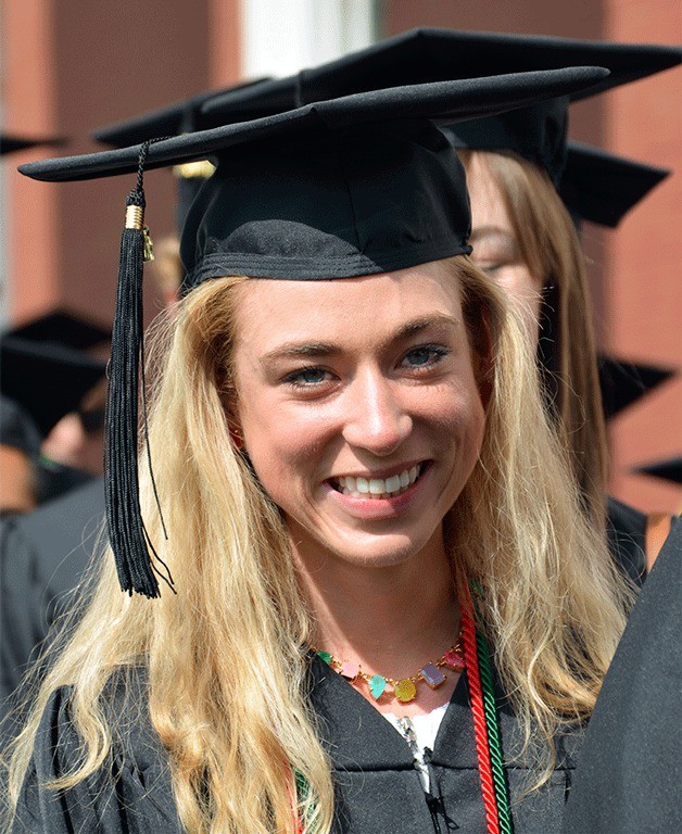 Islander graduates magna cum laude | Bainbridge Island Review