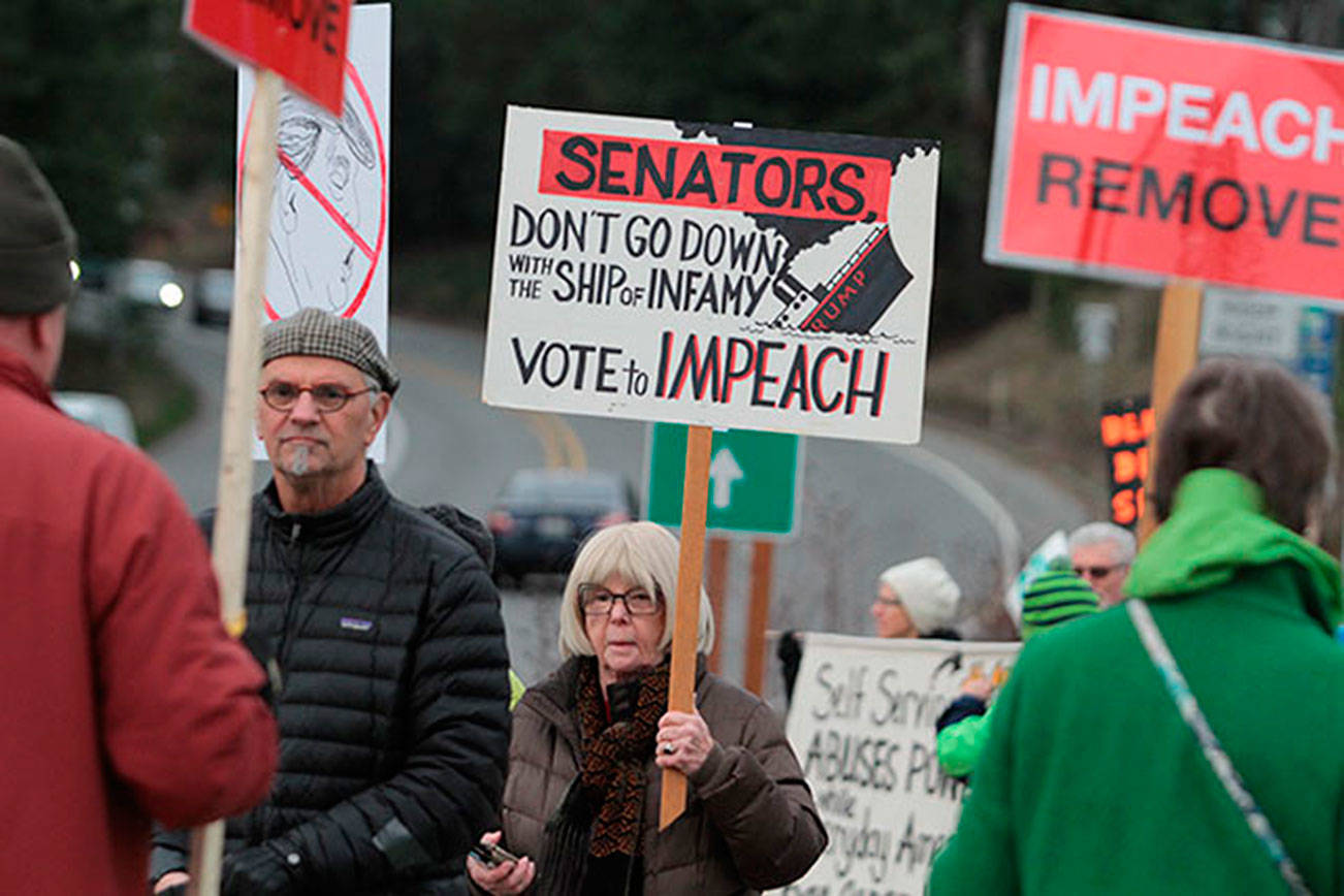 Trump impeachment rally draws big crowd | Photo gallery | Bainbridge ...