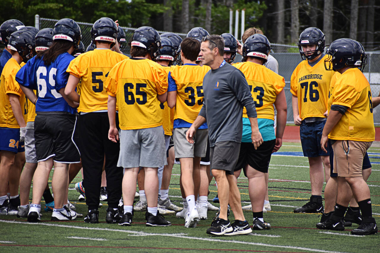 BHS football has spring in its steps | Bainbridge Island Review