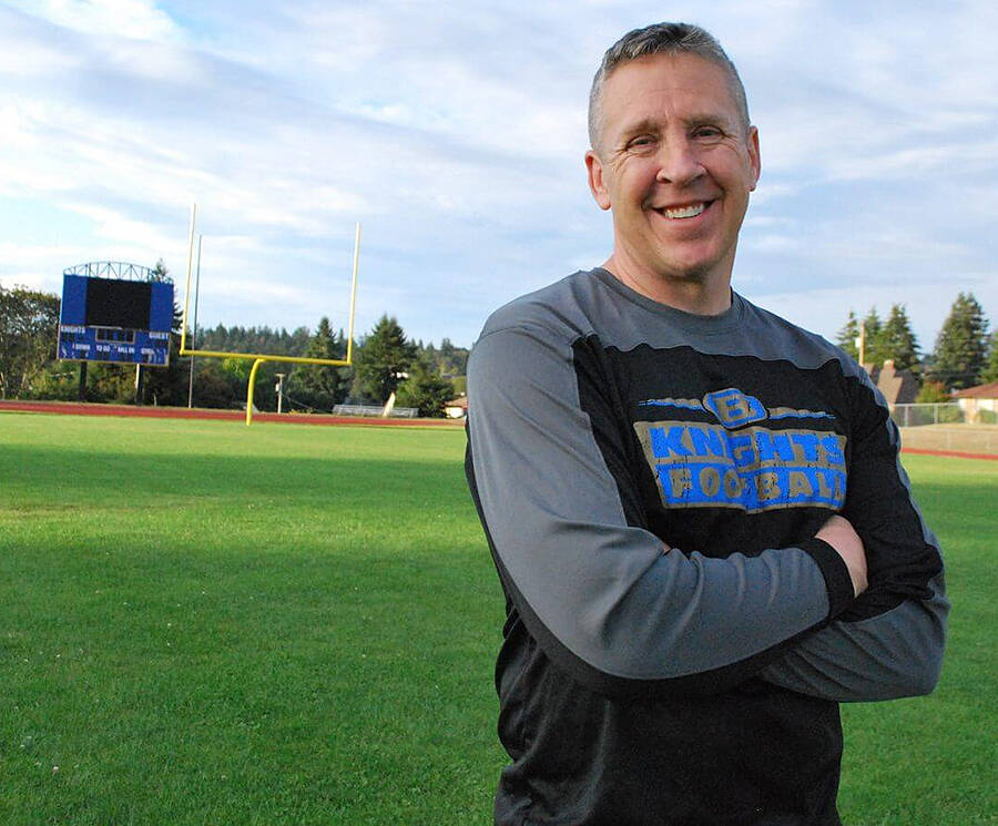 Coach to return to Bremerton, will continue prayers | Bainbridge Island ...