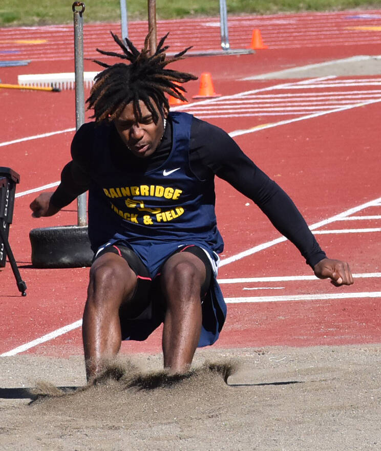 Spartan boys, girls edge NK in track | Bainbridge Island Review