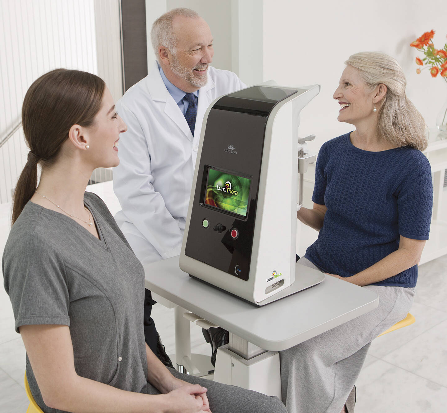 Poulsbo firm gets FDA OK to treat common eye problem | Bainbridge ...